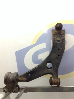 Left front control arm used - Ford FOCUS - 1570285 - GPA
