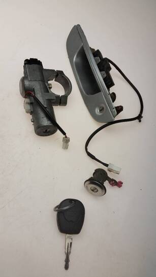 Steering lock and door key cylinders kit used - Nissan PRIMERA - K9810 ...