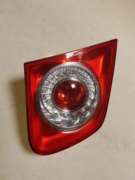 Left hatchback boot light used - Volkswagen JETTA - 1K5945093G - GPA
