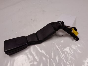 Right rear belt clip used - Mercedes CLASSE C - 2048602669 - GPA