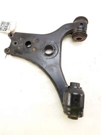 Left front control arm used - Mercedes CLASSE A - 1693300907 - GPA