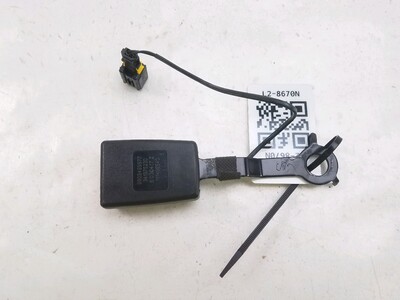 Right rear belt clip used - Peugeot 5008 - 98 095 002 80 - GPA