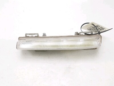 Left front daytime running light (DRL) used - Mercedes CLASSE E ...
