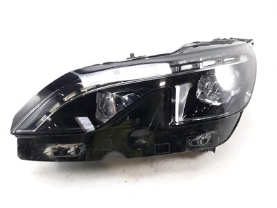 Left headlight used - Peugeot 3008 - 16 740 176 80 - GPA