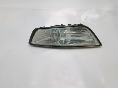 Right front fog light used - Ford MONDEO SW - 1521876 - GPA