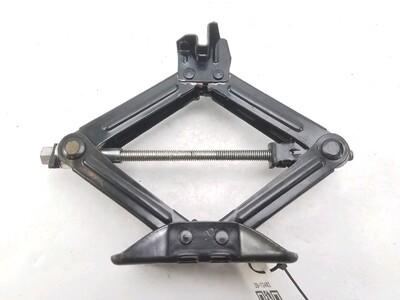 Scissor jack used - Ford FIESTA - 2083566 - GPA