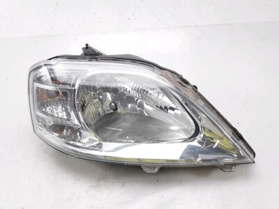 Right headlight used - Dacia - 8200744754 - GPA