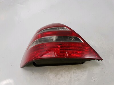 Left rear light used - Mercedes CLASSE E - 2118200564 - GPA
