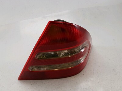 Right rear light used - Mercedes CLASSE C - 2038200264 - GPA