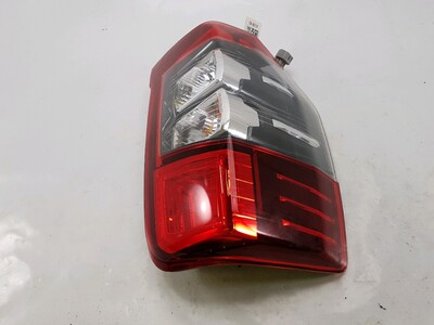 Left rear light used - Mitsubishi L200 - 8330B215 - GPA