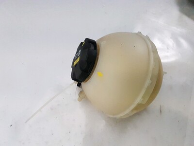 Coolant expansion tank used - BMW SERIE 1 - 17137642158 - GPA