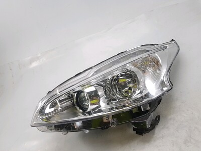 Left headlight used - Peugeot 208 - 1685352580 - GPA