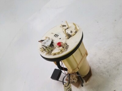 Fuel pump used - Toyota URBAN CRUISER - 8332052261 - GPA