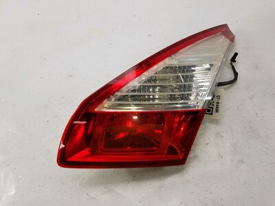 Right hatchback boot light used - Renault MEGANE - 265500009R - GPA