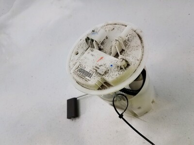 Fuel pump used - Renault MEGANE - 172021706R - GPA