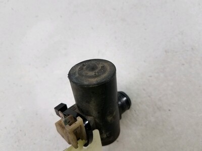 Washer fluid pump used - Mitsubishi PAJERO SPORT - MB848901 - GPA