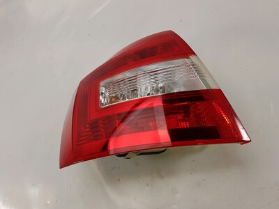 Left rear light used - Skoda RAPID - 5JJ945111 - GPA