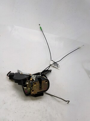 Right front door lock used - Toyota COROLLA VERSO - 6903012520 - GPA