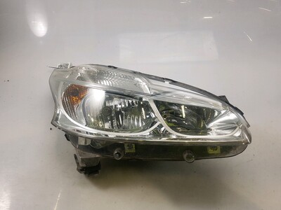 Right headlight used - Peugeot 208 - 1685351480 - GPA