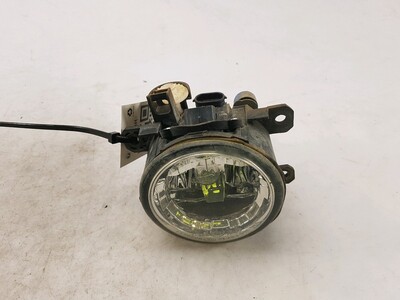 Antibrouillard droit occasion - Mitsubishi L200 PICKUP - 8321A365 - GPA