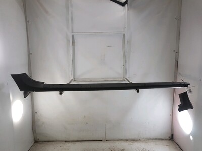 Right body rocker used - Dacia DUSTER - 764260812R - GPA