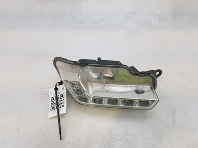 Left front daytime running light (DRL) used - Mercedes CLASSE E ...