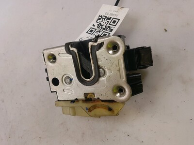 Left front door lock used - Dacia DUSTER - 805032923R - GPA