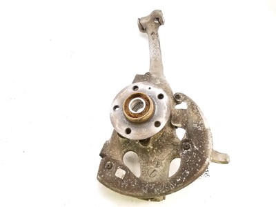 Right steering knuckle used - Porsche MACAN - 95B407254F - GPA