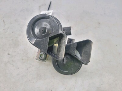 Horn used - Volkswagen UP - 4L0951221A - GPA