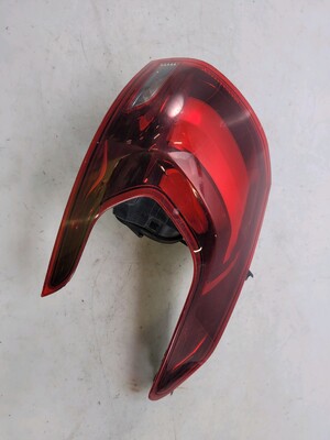 Right rear light used - Peugeot 2008 - 98 267 303 80 - GPA