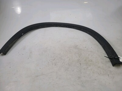 Left front fender flare used - BMW X1 - 51772990165 - GPA