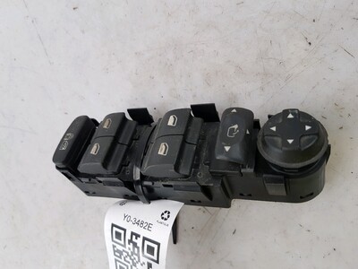 Platine de commande lève-vitre gauche occasion - Citroen C3 PICASSO - 00006490P7 - GPA