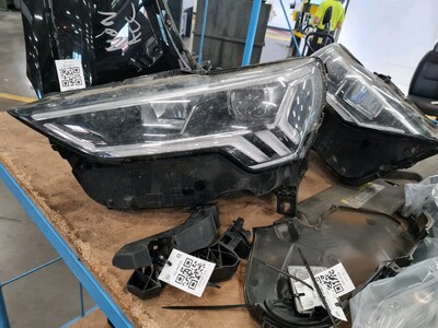 Left headlight used - Audi Q3 - 83A941773 - GPA