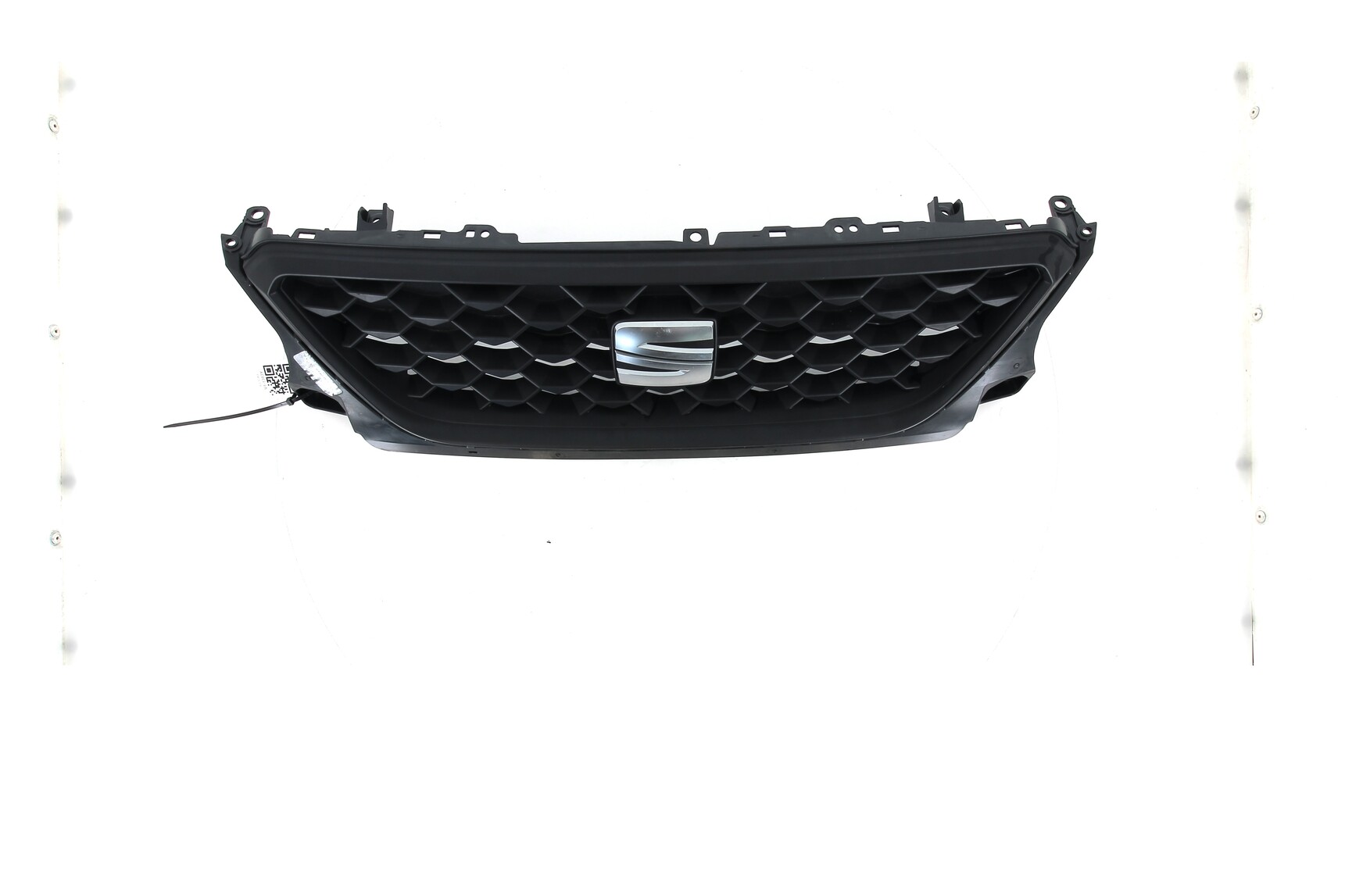 Grille used - Seat arona - 6F9853654D 9B9 - GPA